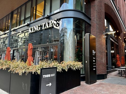 KING TAPS - Updated December 2025 - 46 Photos - 620 King St West ...