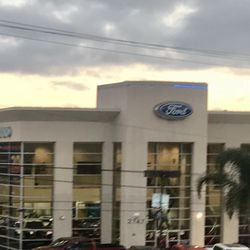 FORD OF MONTEBELLO - 143 Photos & 433 Reviews - 2747 Via Campo ...