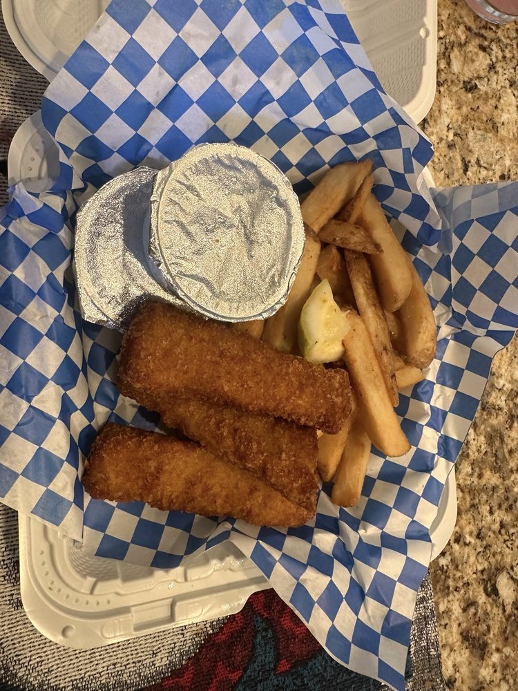 CAPTAINS COD - Updated January 2026 - 11 Photos - 501 N Freya St ...