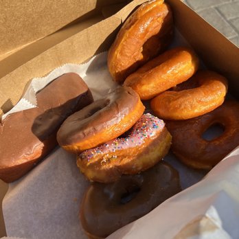 ROUND ROCK DONUTS - 2245 Photos & 3138 Reviews - 106 W Liberty Ave ...
