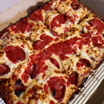 CLOVERLEAF PIZZA - Updated October 2025 - 80 Photos & 68 Reviews ...