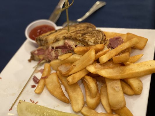 MORGAN TAVERN - Updated September 2024 - 25 Photos & 29 Reviews - 110 S ...