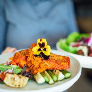 HUCKLEBERRY CAFE - Updated October 2025 - 100 Apple Annie Ave, Cashmere ...