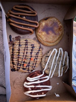 MIDNIGHT COOKIES - Updated November 2025 - 523 Photos & 322 Reviews ...