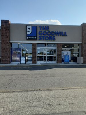GOODWILL STORE & DONATION CENTER - Updated August 2025 - 16 Photos ...