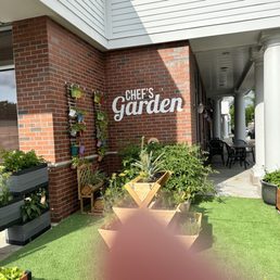 CENTER SQUARE GRILL - Updated September 2025 - 560 Photos & 734 Reviews ...