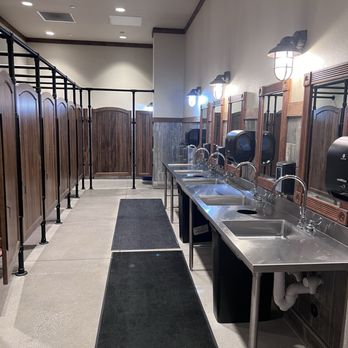 BASS PRO SHOPS - Updated January 2025 - 410 Photos & 165 Reviews - 71 ...