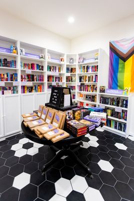 MEET CUTE ROMANCE BOOKSHOP - Updated January 2026 - 151 Photos & 88 ...