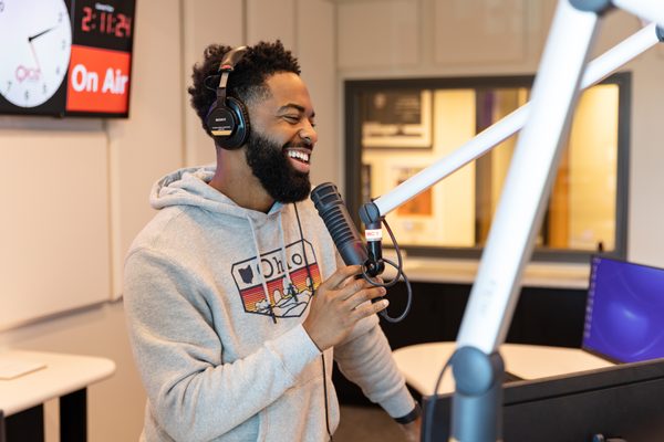 WKRQ Q102 - Updated December 2025 - 11 Photos - 4800 Kennedy Ave ...