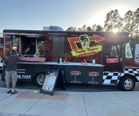 FREDDY FINGERS CHICKEN AND WAFFLES - Updated January 2026 - 31 Photos ...