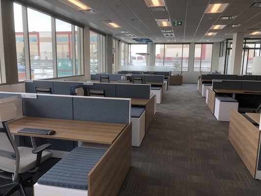 BROKERLINK - Updated November 2025 - 15 Photos - 575 100 Street SW ...