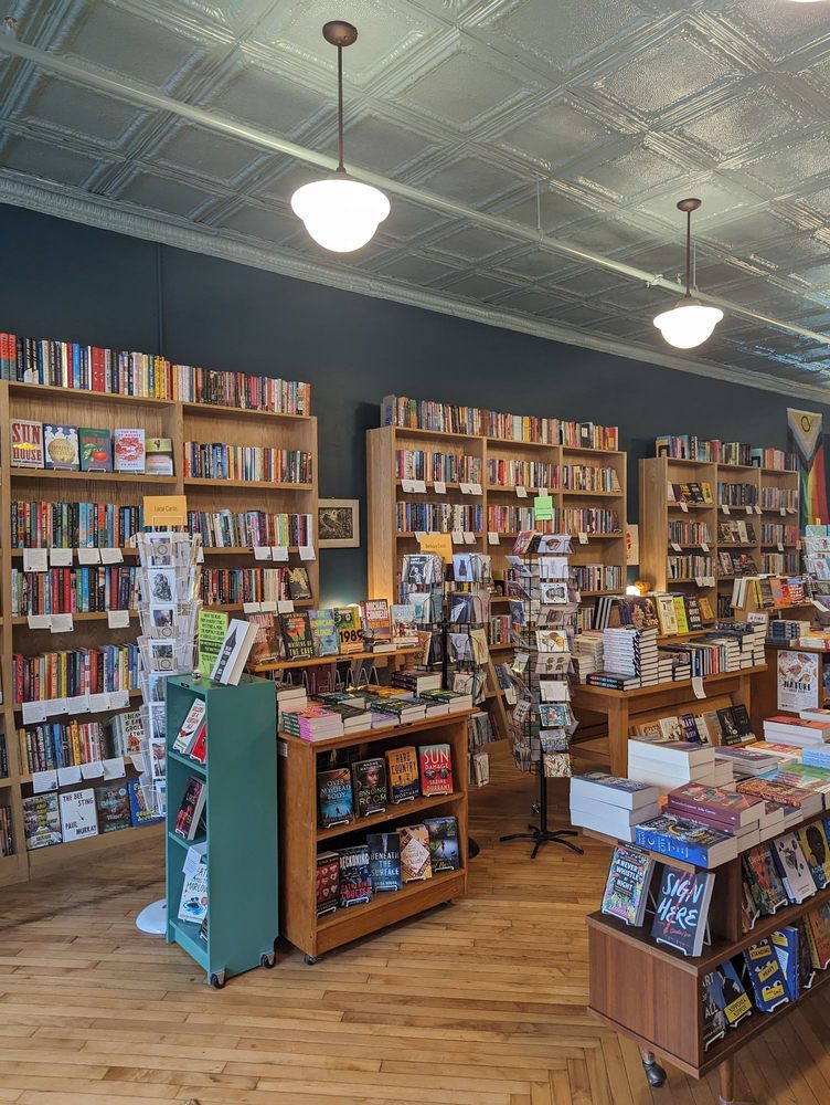 RAVEN BOOK STORE - Updated October 2025 - 20 Photos & 27 Reviews - 809 ...