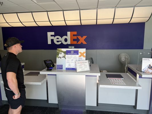 FEDEX SHIP CENTER - Updated January 2026 - 40 Photos & 122 Verified ...