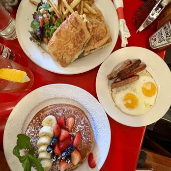 CAFÉ LULUC - Updated August 2024 - 1777 Photos & 1678 Reviews - 214 ...