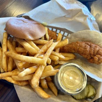 HOT CHICKEN ALLEY - Updated January 2025 - 214 Photos & 327 Reviews ...