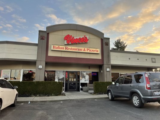 VINCE’S ITALIAN RESTAURANT & PIZZERIA - Updated January 2026 - 224 ...