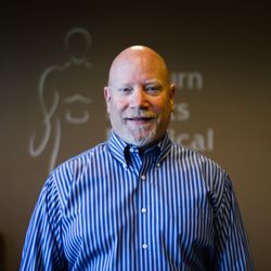 RENTON SPORTS & SPINE PHYSICAL THERAPY - 12 Photos - Physical Therapy ...