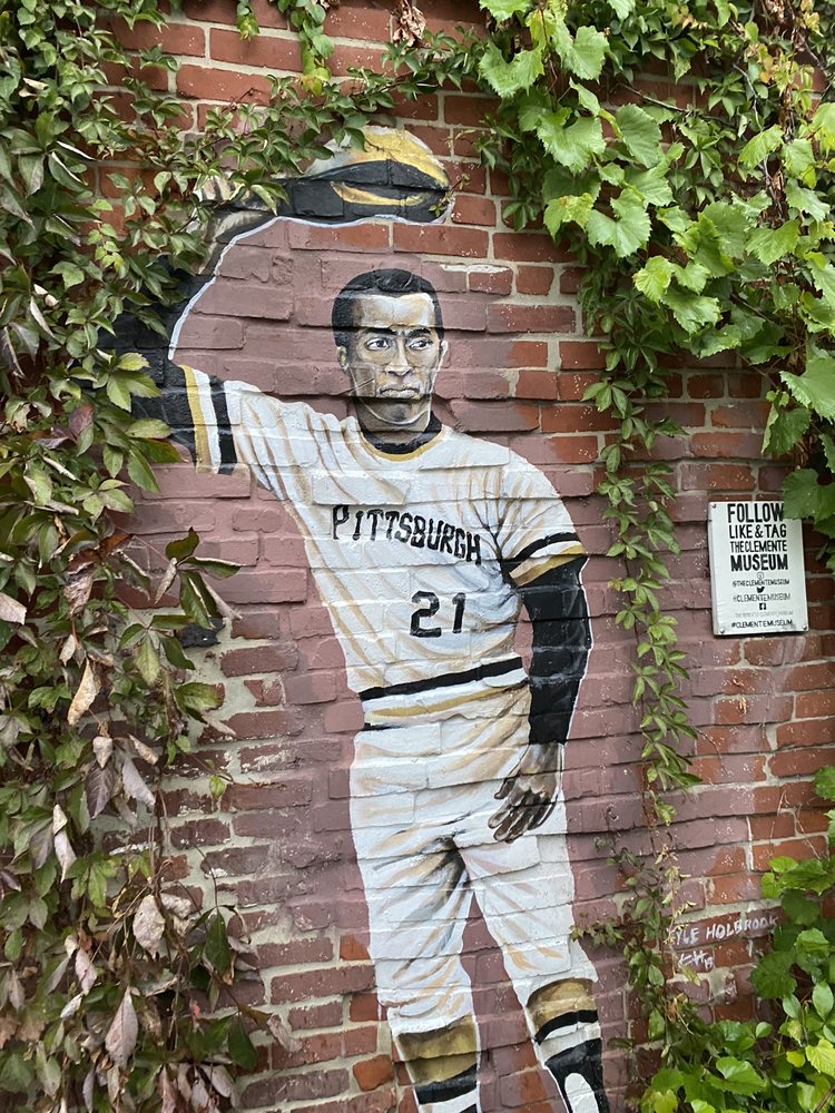 ROBERTO CLEMENTE MURAL - 3339 Penn Ave, Pittsburgh, Pennsylvania ...