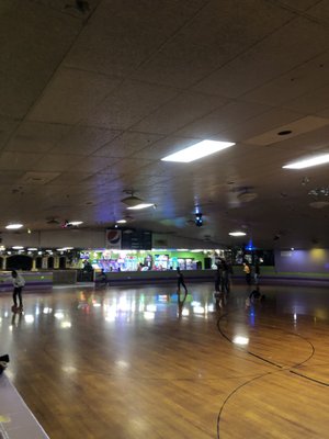 CHRISTIANA SKATING CENTER - 12 Photos & 31 Reviews - 801 Christiana Rd ...
