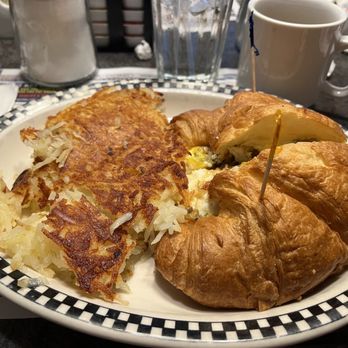 SILVER COIN DINER - Updated December 2025 - 75 Photos & 125 Reviews ...