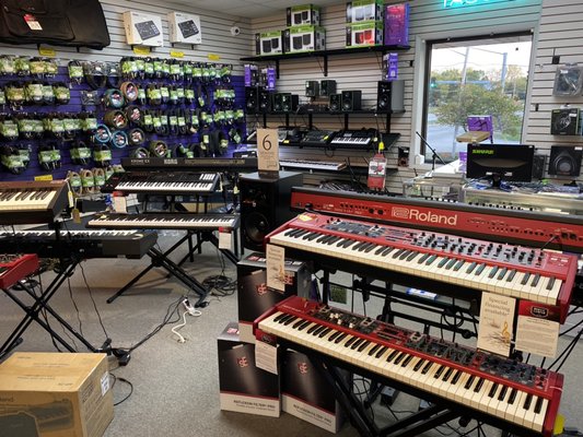 MUSIC CENTER INC. - Updated December 2025 - 19 Photos & 28 Reviews ...