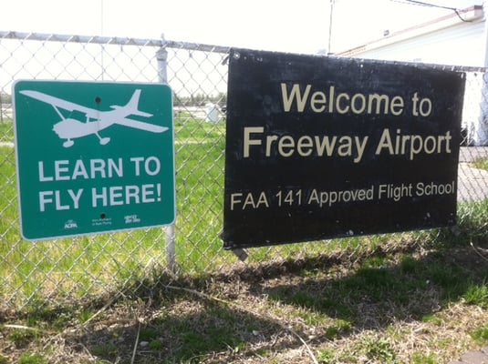 FREEWAY AIRPORT - Updated August 2025 - 14 Photos & 19 Reviews - 3900 ...