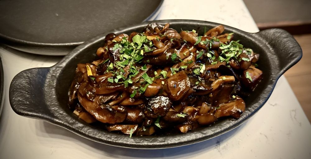 WARREN - NAPLES - Updated September 2025 - 134 Photos & 96 Reviews ...