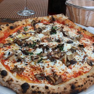 CLEMENTE’S TROLLEY PIZZERIA - 235 Photos & 306 Reviews - Pizza - 516 ...