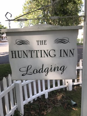 HUNTTING INN - Updated August 2025 - 41 Photos & 19 Reviews - 94 Main ...