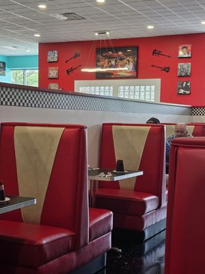 B TOWN DINER - Updated June 2026 - 29 Photos & 36 Reviews - 191 ...