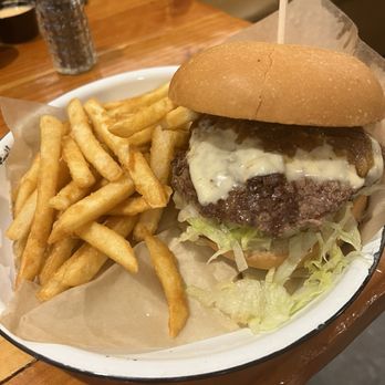 DISTRICT BURGER - Updated June 2024 - 93 Photos & 82 Reviews - 219 S ...