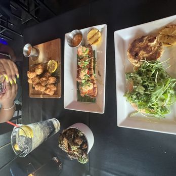 42 BAR AND GRILL - Updated October 2025 - 136 Photos & 47 Reviews - 327 ...