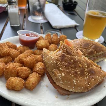 THE LOON BAR & GRILL - Updated October 2025 - 143 Photos & 113 Reviews ...