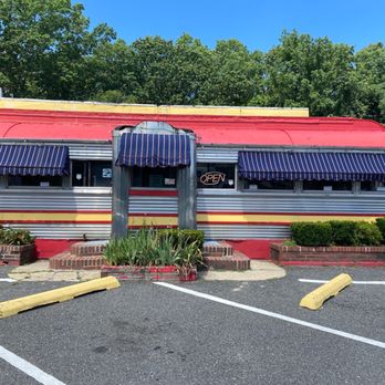 THE ROADSIDE DINER - Updated July 2025 - 62 Photos & 86 Reviews - 5016 ...