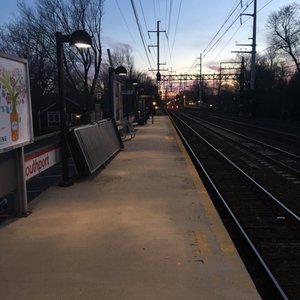 BETHEL METRO-NORTH STATION - 13 Durant Ave, Bethel, Connecticut - Train ...