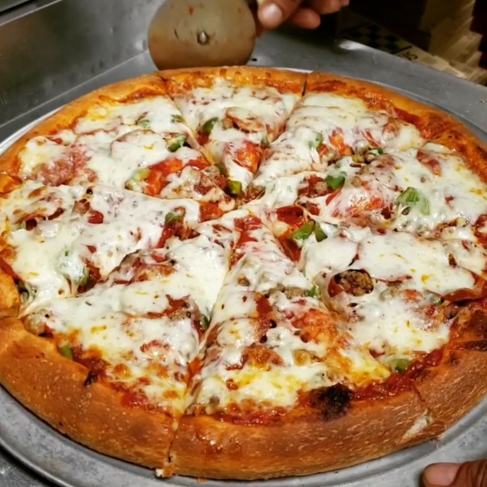 NEW YORK PIZZA - 12 Photos & 26 Reviews - Pizza - 105 W Franklin St ...