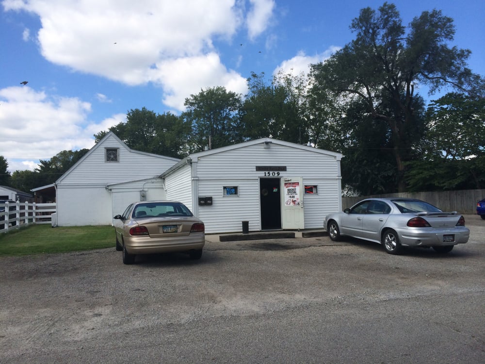 WHITE SAIL INN - Updated October 2025 - 1509 Barney Ave, Kettering ...