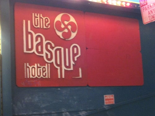 BASQUE HOTEL - Updated December 2025 - 13 Reviews - 15 Romolo Pl, San ...