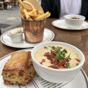 IRONSIDE FISH & OYSTER - 9456 Photos & 4800 Reviews - 1654 India St ...