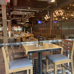 CRAFT BEER MARKET CALGARY DOWNTOWN - Updated December 2025 - 215 Photos ...
