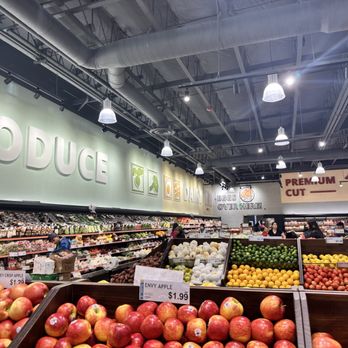 168 MARKET - Updated July 2024 - 323 Photos & 85 Reviews - 765 Sereno ...