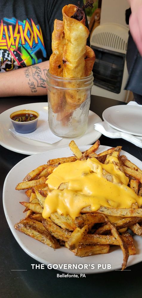 THE GOVERNORS’ PUB - 47 Photos & 101 Reviews - 211 W High St ...