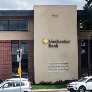 CALIFORNIA BANK OF COMMERCE - Updated March 2025 - 2999 Oak Rd, Walnut ...