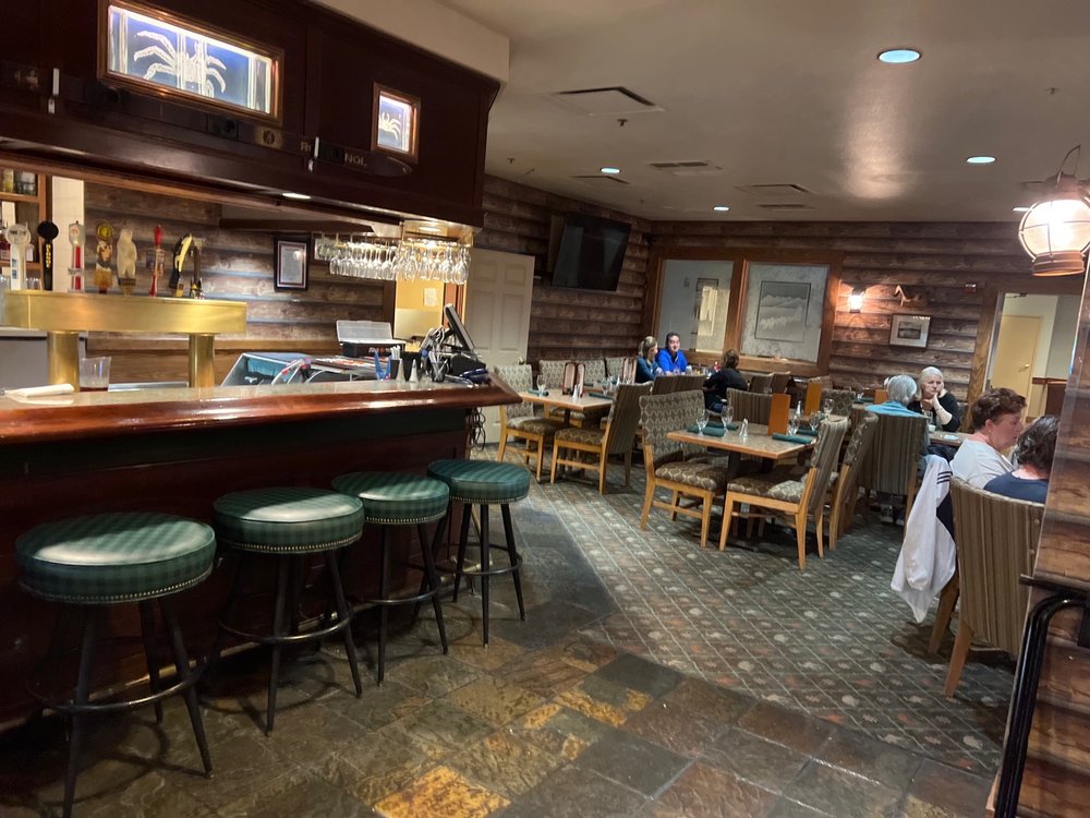 TRACKERS BAR & GRILL - Updated August 2025 - 10 Photos & 15 Reviews ...