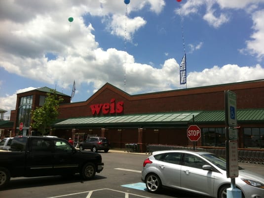 WEIS MARKETS - Updated August 2025 - 14 Photos & 36 Reviews - 200 W ...
