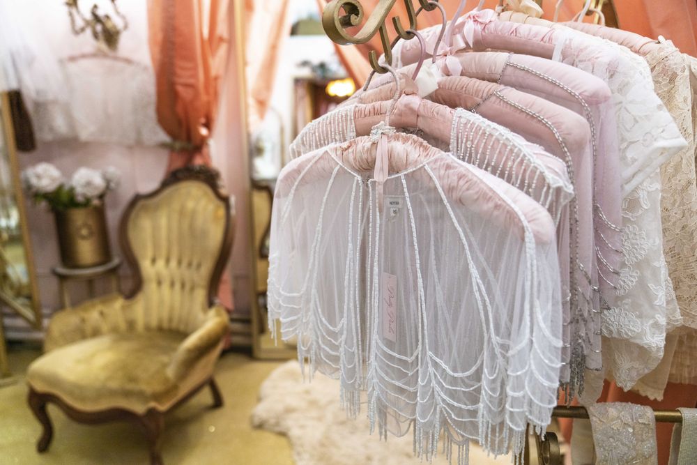 PRETTY PARLOR - Updated December 2025 - 114 Photos & 111 Reviews - 119 ...