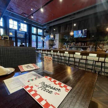 Chicago PROFESSOR PIZZA - OLD TOWN - Updated November 2024 - 106 Photos ...