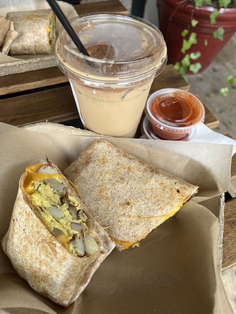 MUDD PUDDLE COFFEE ROASTERS & CAFE - Updated October 2025 - 71 Photos ...