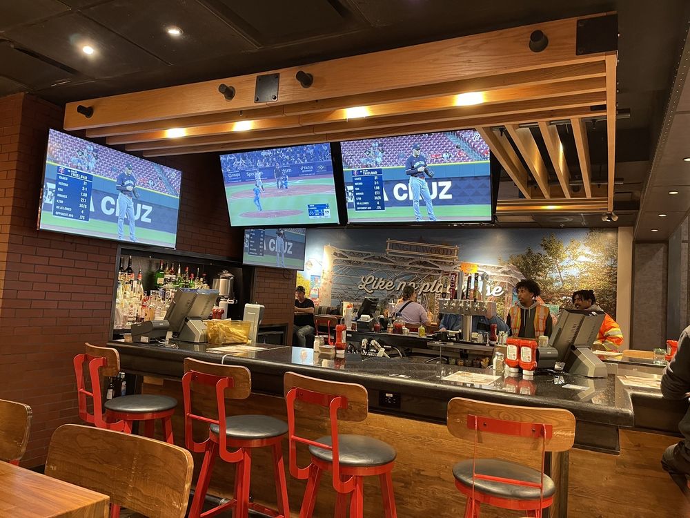 YYC CALGARY INTERNATIONAL AIRPORT - Updated September 2024 - 614 Photos ...