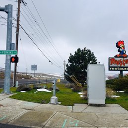 ROOSTERS RESTAURANT - Updated August 2025 - 174 Photos & 263 Reviews ...